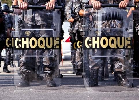 Governo gaúcho enviará mais de 70 brigadianos da Tropa de Choque para ...